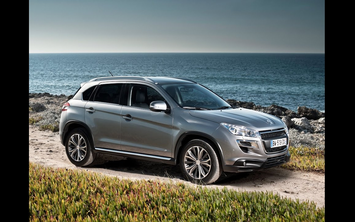 Comparison - PEUGEOT 4008 2017 - vs - Citroen C5 Aircross Hybrid 2018 | SUV Drive